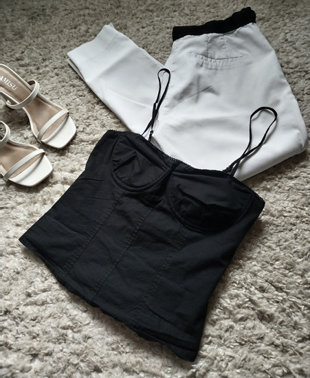    PULL&BEAR korset top ☆ Vel XS ☆