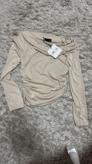 Jako hitno! Bluza sa cirkonima