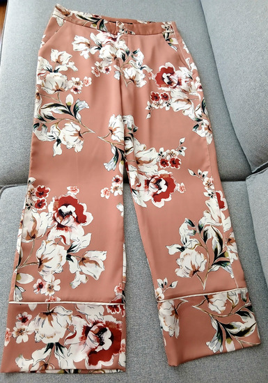 ZARA pantalone.Novo.