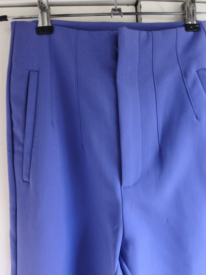 Stradivarius pantalone 32 vel
