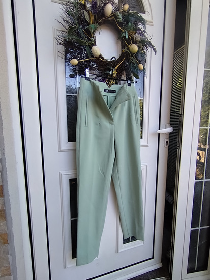 PRODATO. ZARA mint duboke, visok struk XS