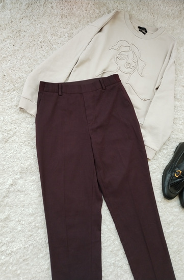    UNI QLO burgundy pantalone ☆ 36/S ☆