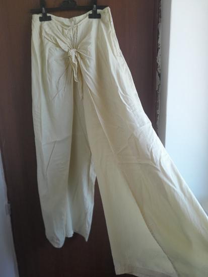 ***Pantalone sirokih nogavica***