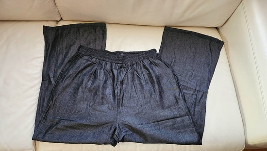 Wide-leg straight light denim pantalone, novo