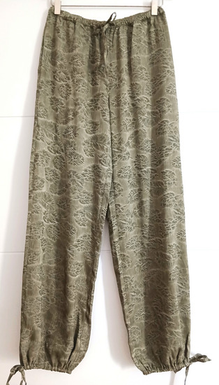 ZARA pantalone.Novo. XS/S