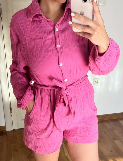 Roze kombinezon