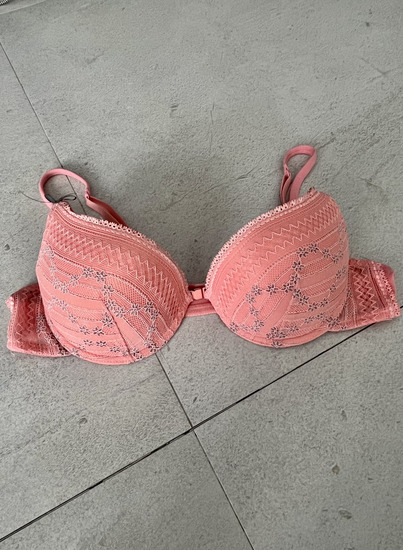 Women'secret push up 75A