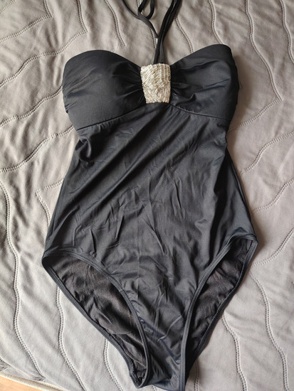 Crni top kupaci