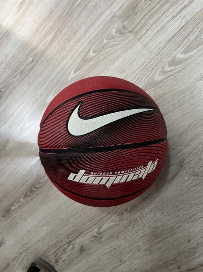 Nike DOMINATE (7) lopta za košarku NOVO