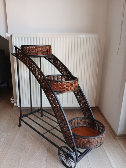 Stalak kolica za cvece