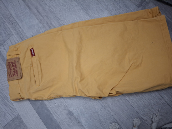 Levis pantalonice 14