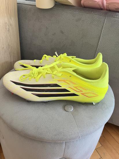 Nove Adidas kopacke 44