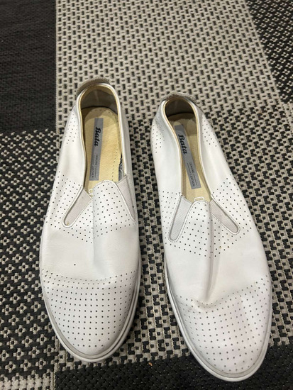 Bata sandale