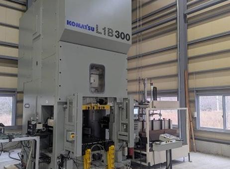 300 Преса за штампање лимова Механички Коматсу L1B300-BM