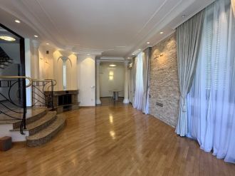 312m² 4.500€
Beograd, Voždovac, FON, Bulevar oslobođenja
