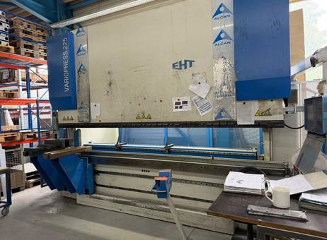 EHT VarioPress 225-4050 CNC mašina za savijanje