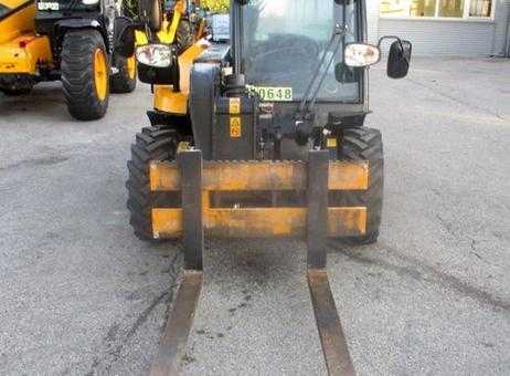 Teleskopski utovarivač JCB 516-40