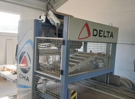 Na prodaju hidraulična steplerska mašina Delta Cha