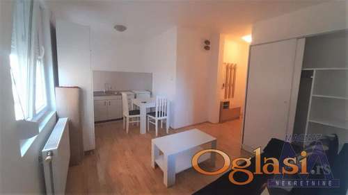 Stan,NOVI SAD,CARA DUŠANA,kv: 21, € 230, ID: 9101342