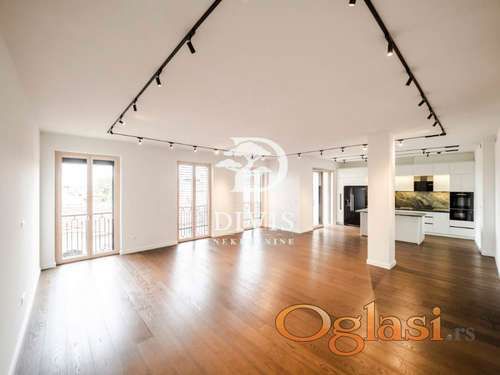 4.0 stan sa dva garažna mesta, Stari grad 150m2