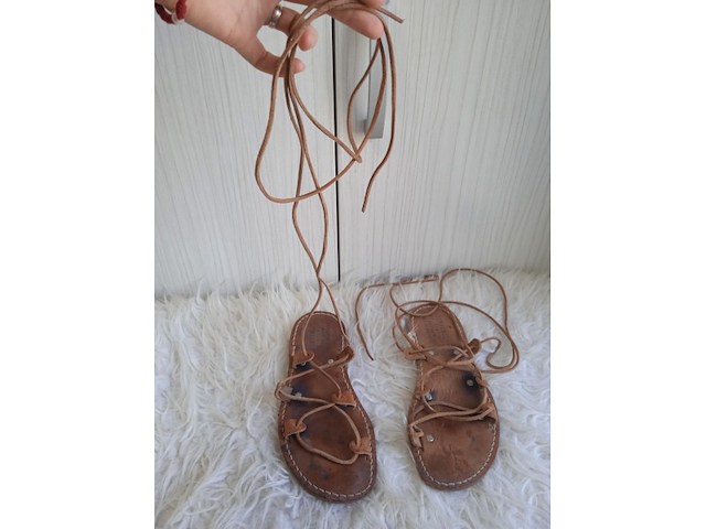 KOZNE RETRO /VINTAGE RIMLJANKE SANDALE BROJ 35/36