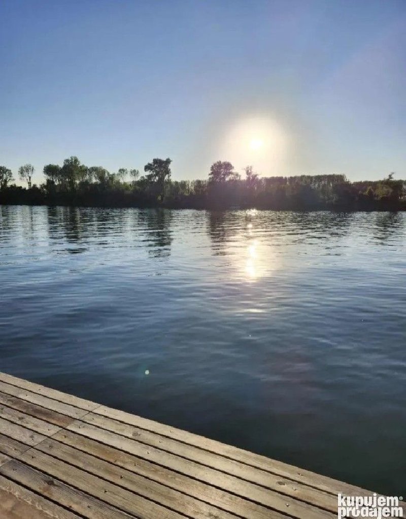 Splav 80 m2 Umka Čukarica Beograd