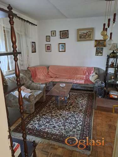 Prodaja polunameštene kuće