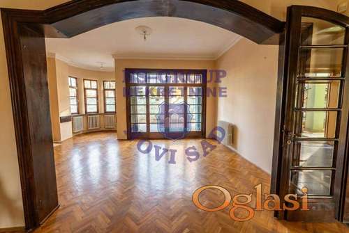 Prostrana kuća na Sajmu, 324m2