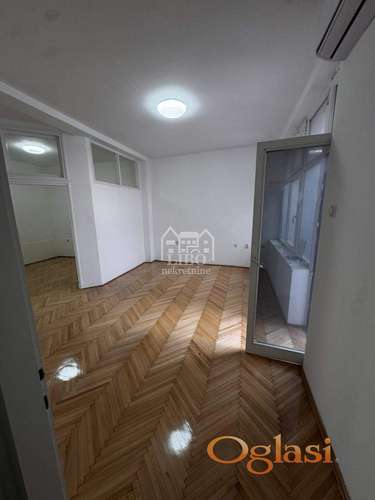 Lokal u centru P=54m2 ID#2447