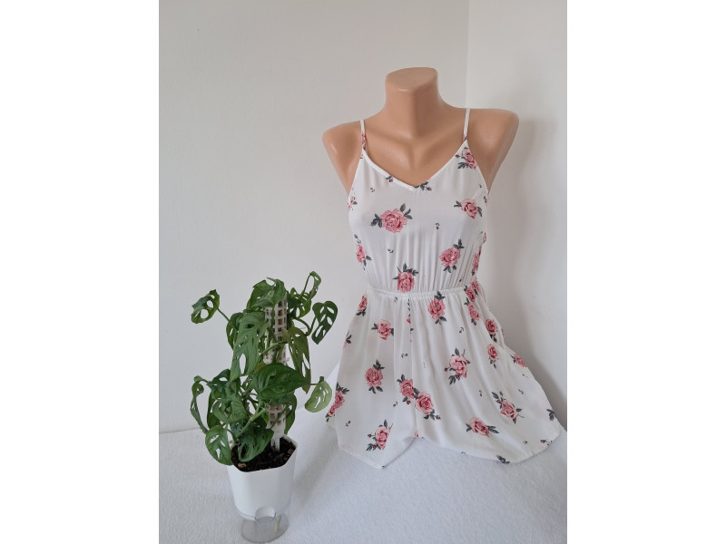 H&M viskozni beli cvetni kombinezon vel 32