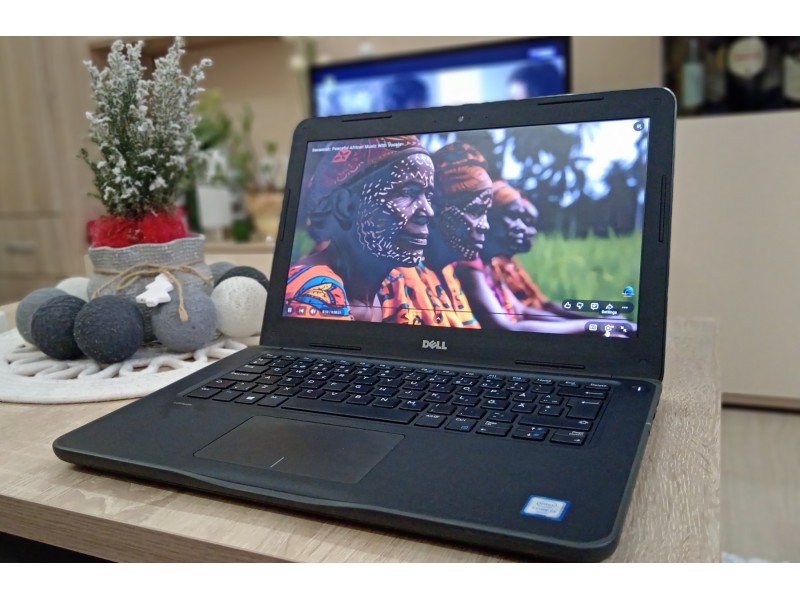 Laptop Dell Latitude 3380/i3 6006u/8GB DDR4/256GB ssd.