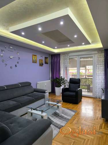 Prodaje se 2.5 stan: SOMBOR-Sombor-Širi Centar- 82.15m2 - 111000 eur