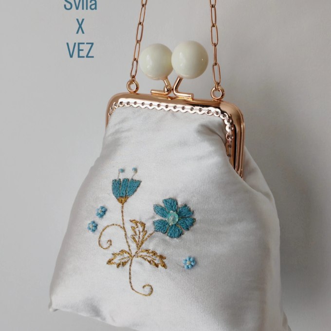 Mini svilena bela torba