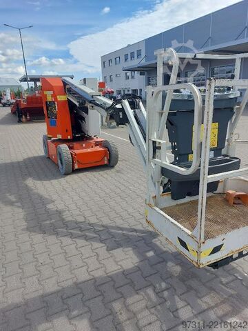 Artikulisan teleskopski bum lift
JLG E300AJP