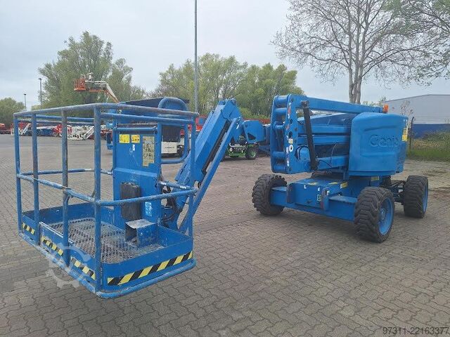 Artikulisan teleskopski bum lift
Genie Z-45/25J RT