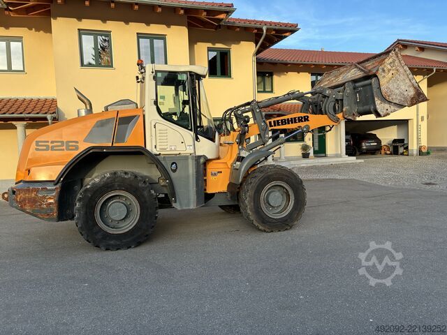 Utovarivač
Liebherr L526