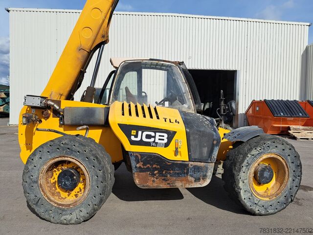 Teleskopski utovarivač
JCB 531-70