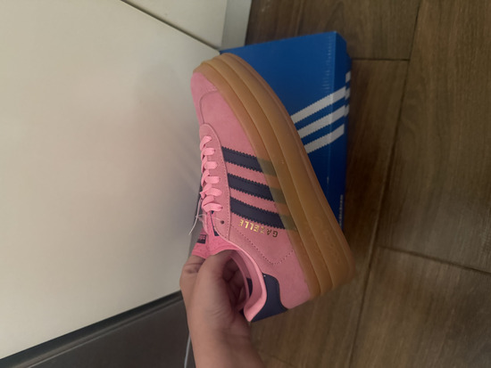 Adidas Gazelle nove potpuno