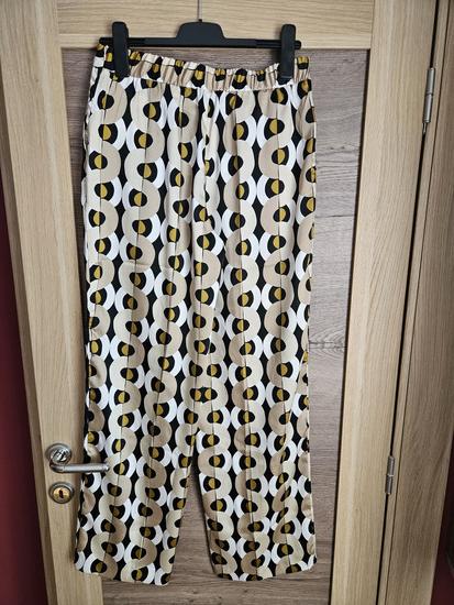 Zara pantalone NOVO