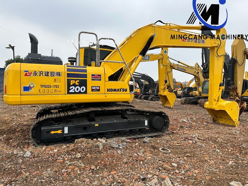 Komatsu PC200-8 bager guseničar