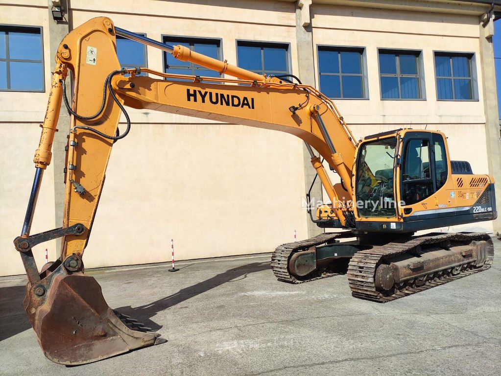 Hyundai Robex 220 bager guseničar