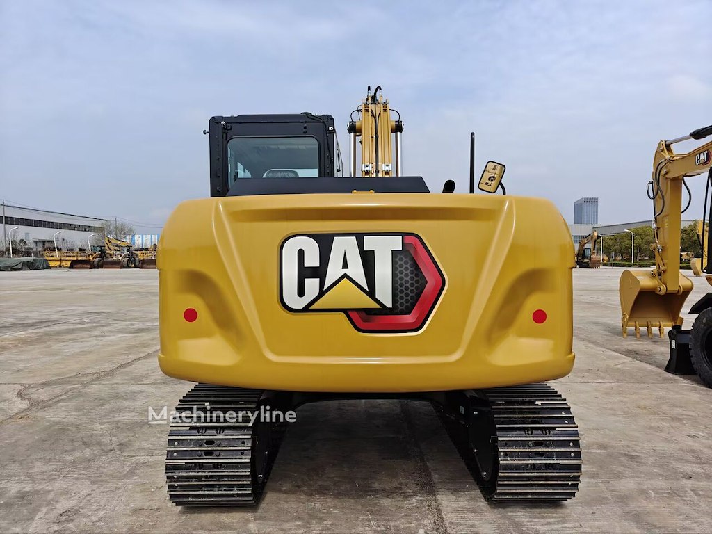 Novi Caterpillar 313GC bager guseničar