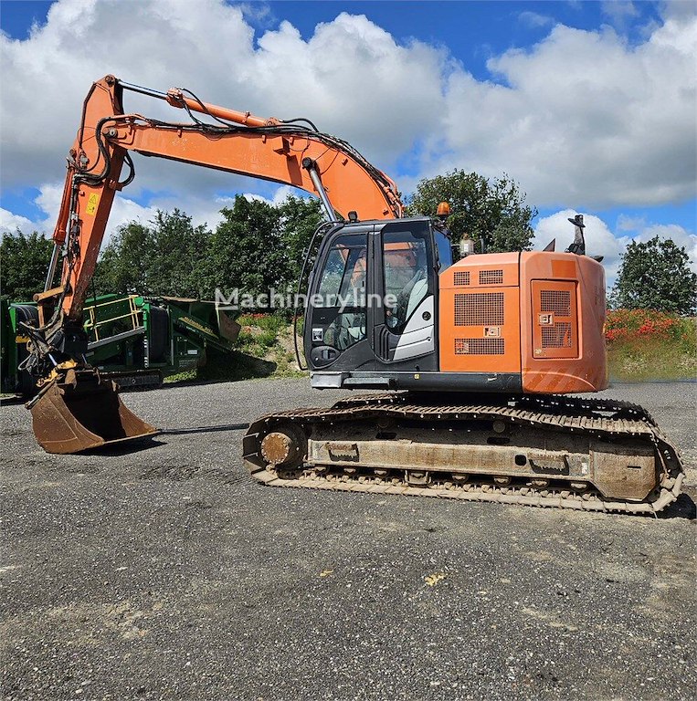 Prodaje se Hitachi ZX225 USLC-5B bager guseničar na aukciji