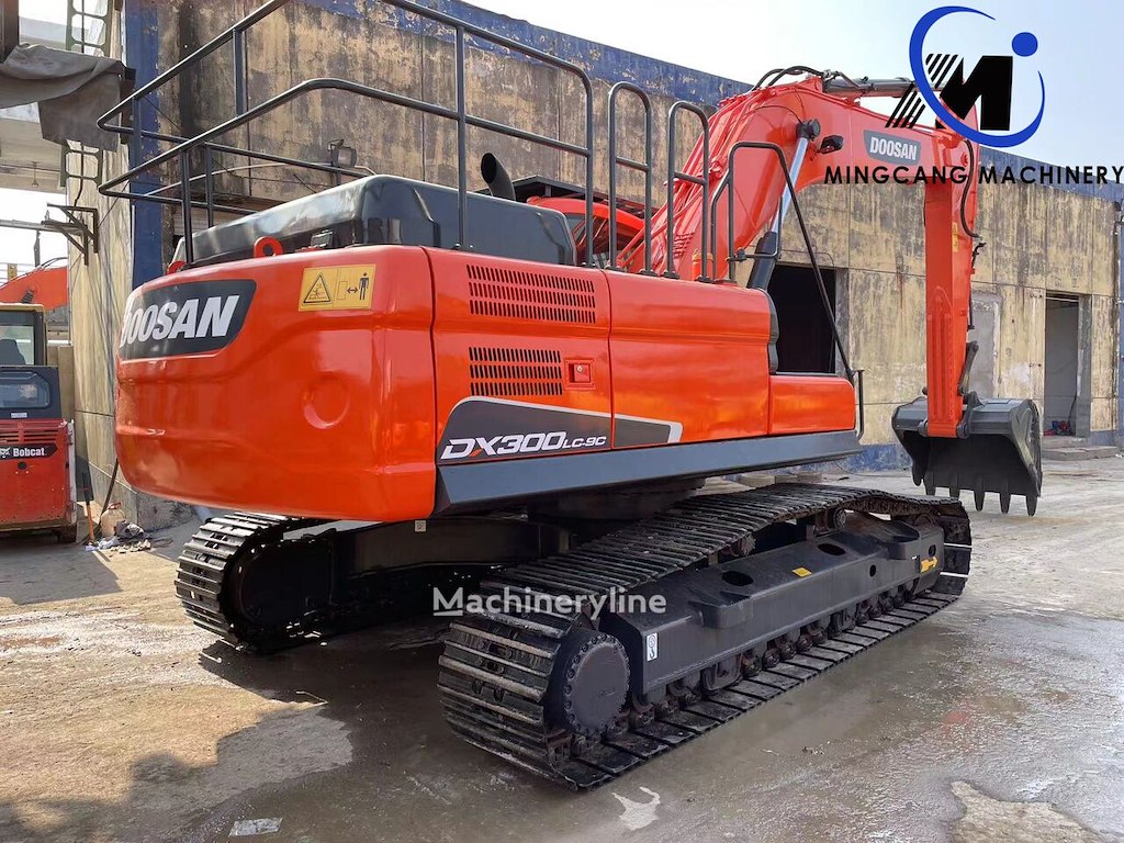 Doosan DX300LC bager guseničar