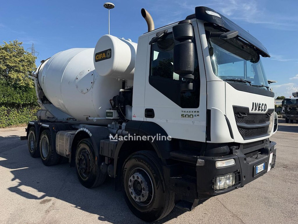 Cifa RY1300 na šasiji IVECO TRAKKER 500 kamion s mešalicom za beton