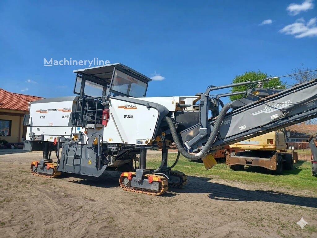 Wirtgen W210i glodalica za asfalt