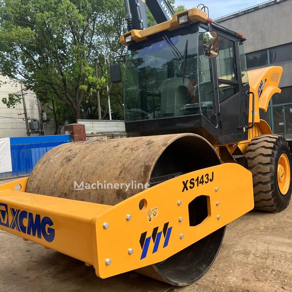 XCMG XS143J kompaktor s jednim valjkom