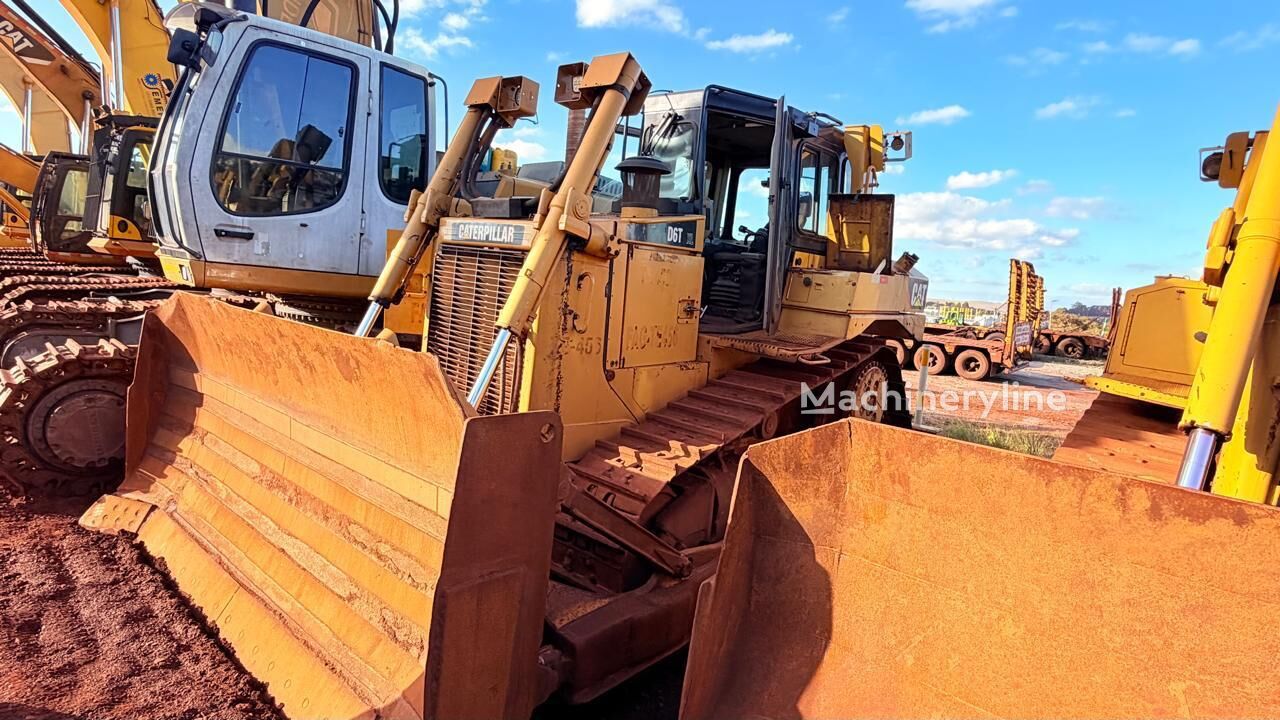 Caterpillar D6T XL buldožer