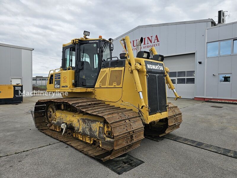 Komatsu D65PX-18 buldožer