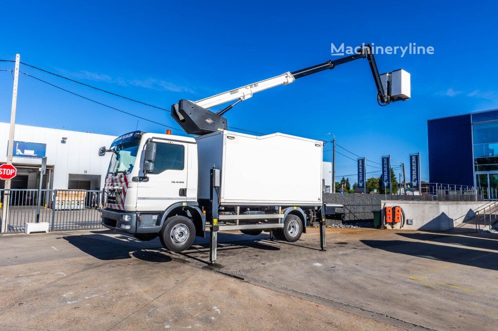 MAN TGL 12.220 BL - VERSALIFT VDT 190F auto dizalica s korpom